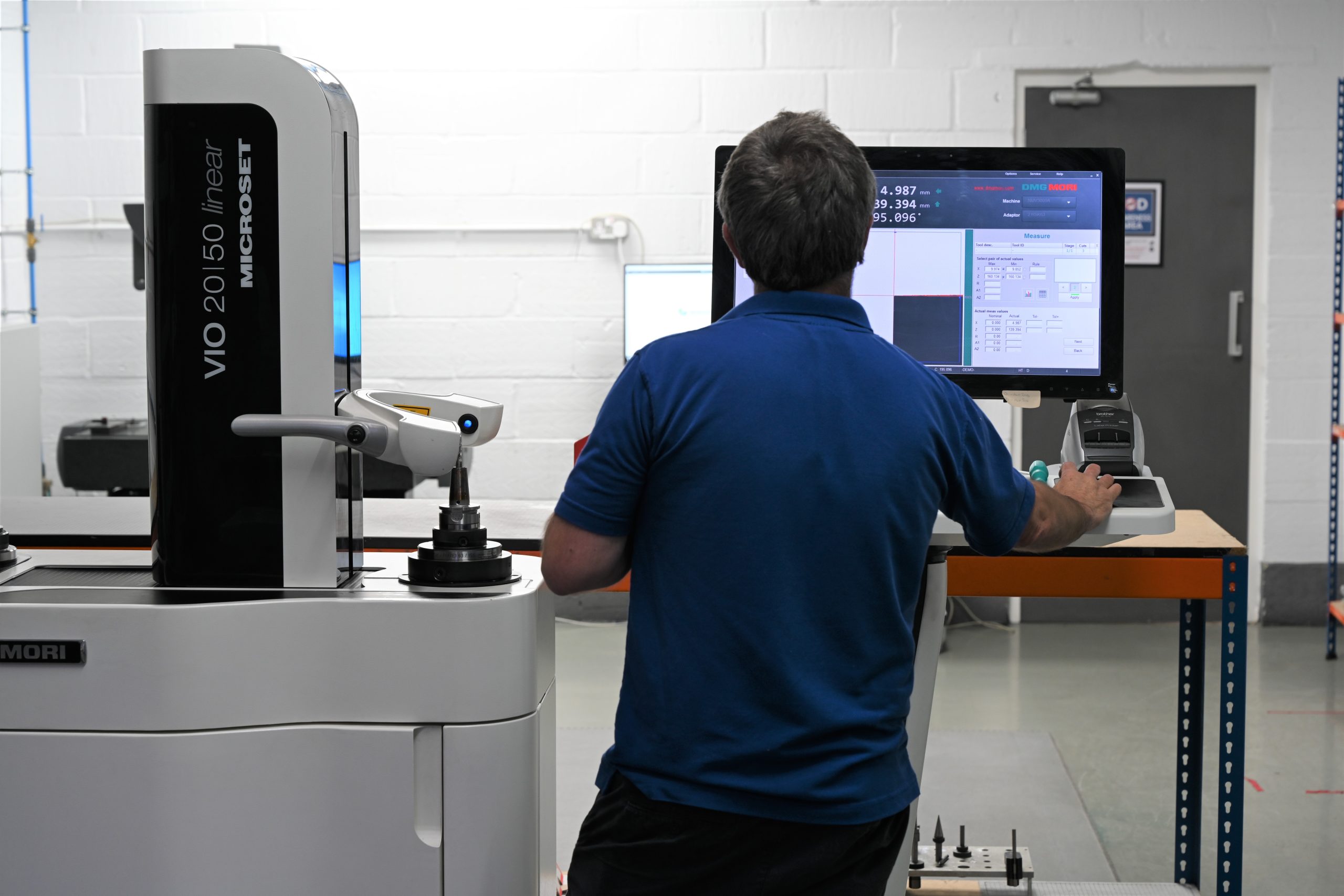 Exploring the Precision World of Aluminium - R E Thompson